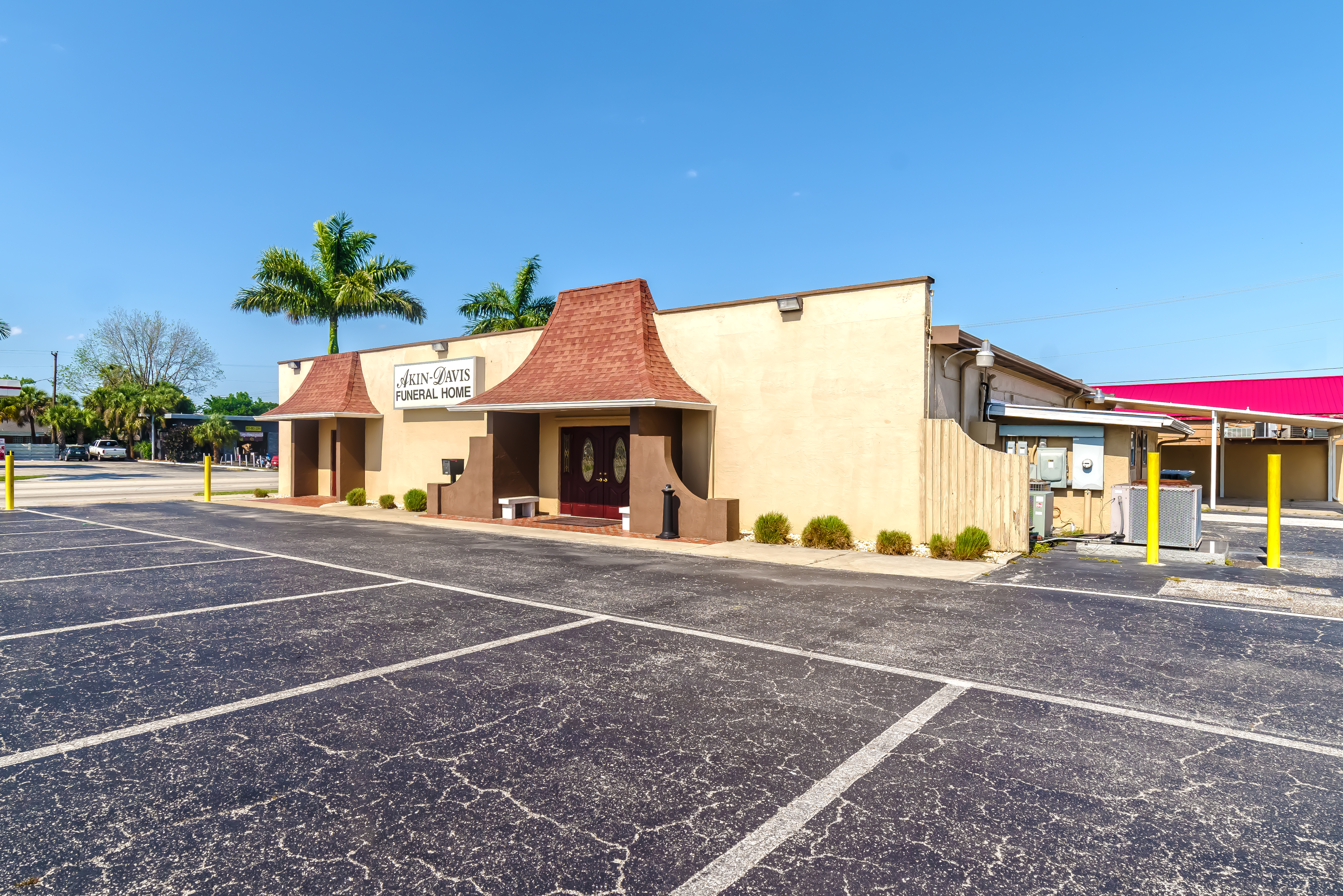 Akin Davis Funeral Home - Clewiston | Funeral & Cremation Services Near ...